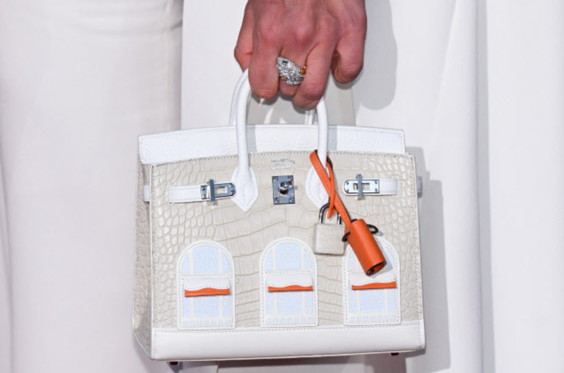 트럼프에 뿔난 명품업계… ‘가격 올리든가, 떠나든가’ - 플팍스(plpax)